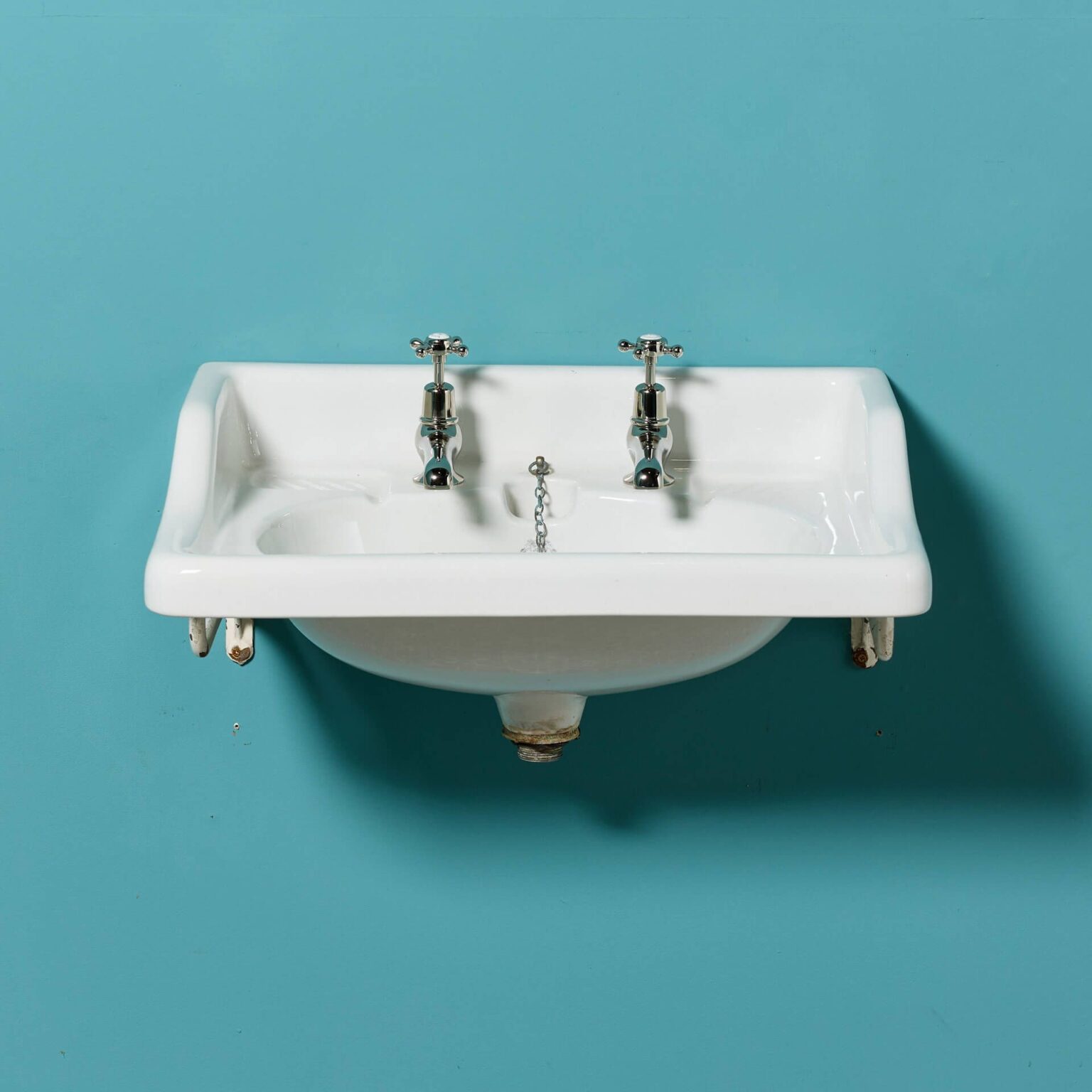 Antique Sinks & Reclaimed Bathroom Basins | UK Heritage