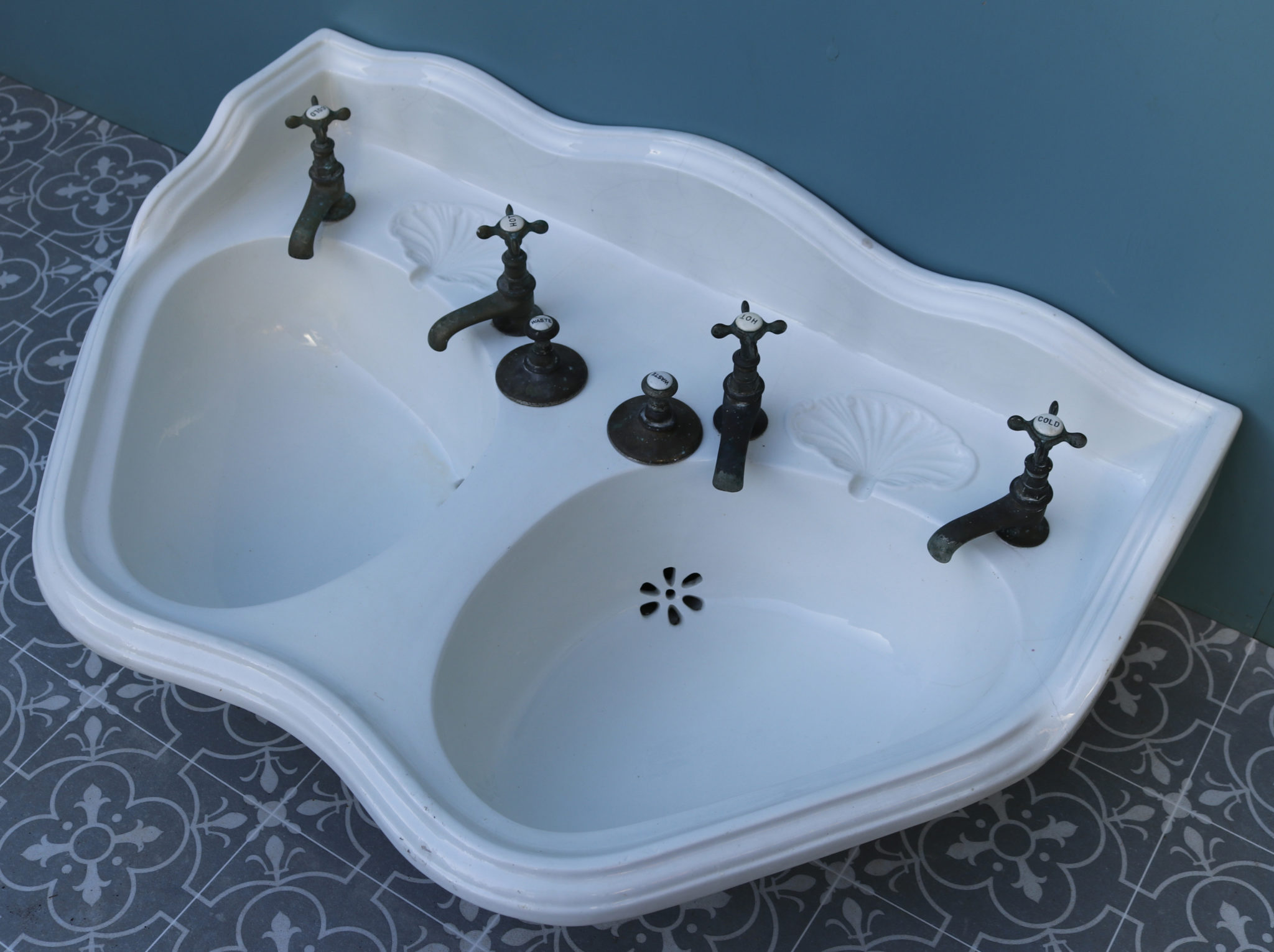 A Rare Antique ‘Johnson Brothers’ Double Wash Basin - UK Architectural ...