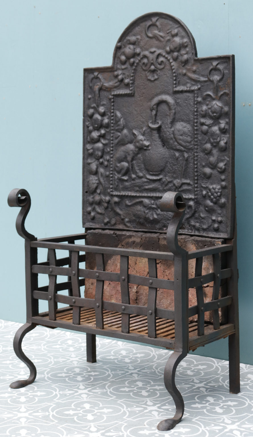 A Reclaimed Victorian Style Fire Grate - UK Architectural Heritage