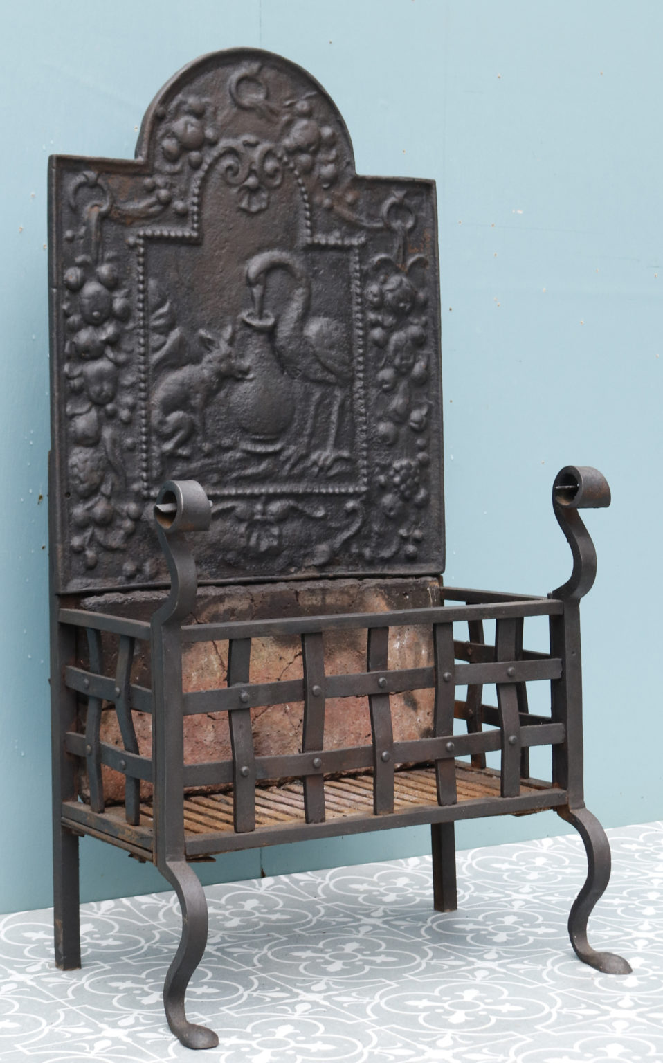 A Reclaimed Victorian Style Fire Grate - UK Architectural Heritage