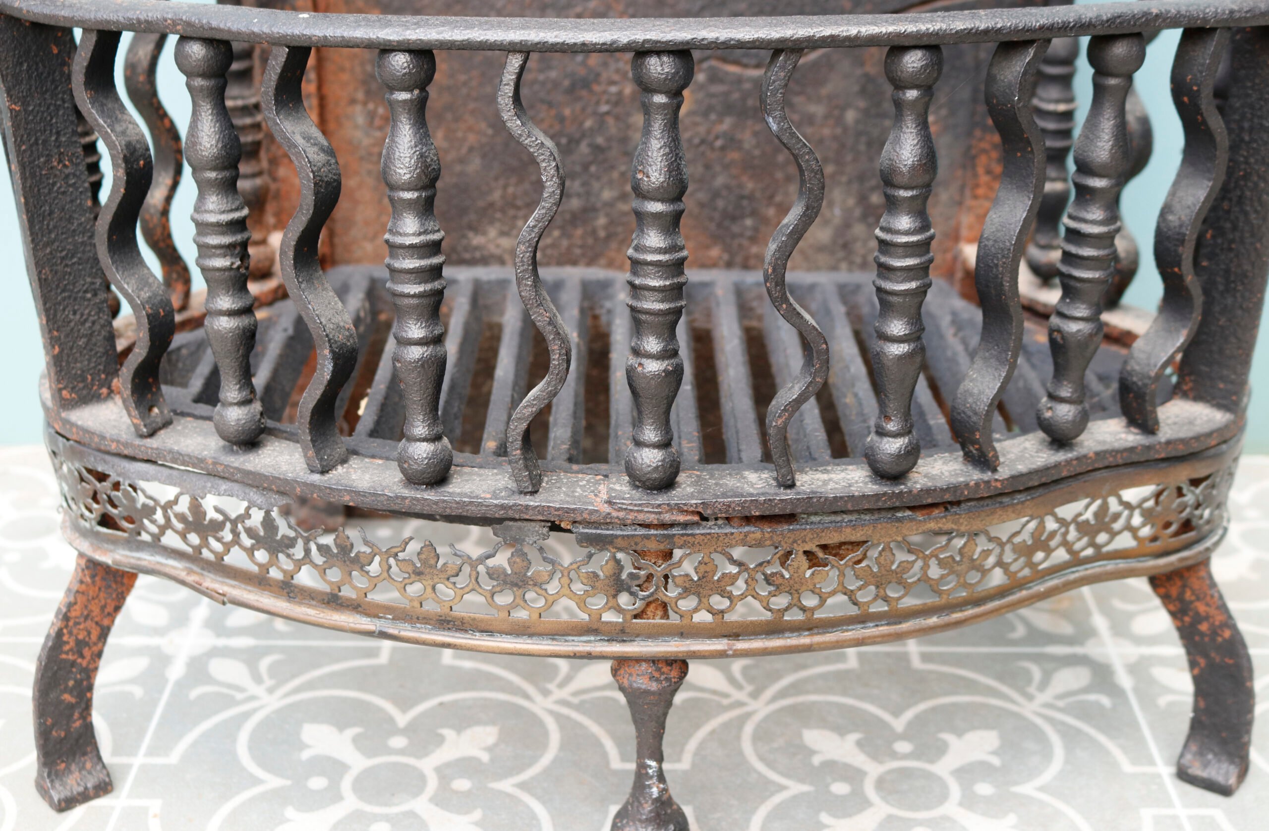 Antique Late Victorian Fire Grate - UK Architectural Heritage | Shop Now