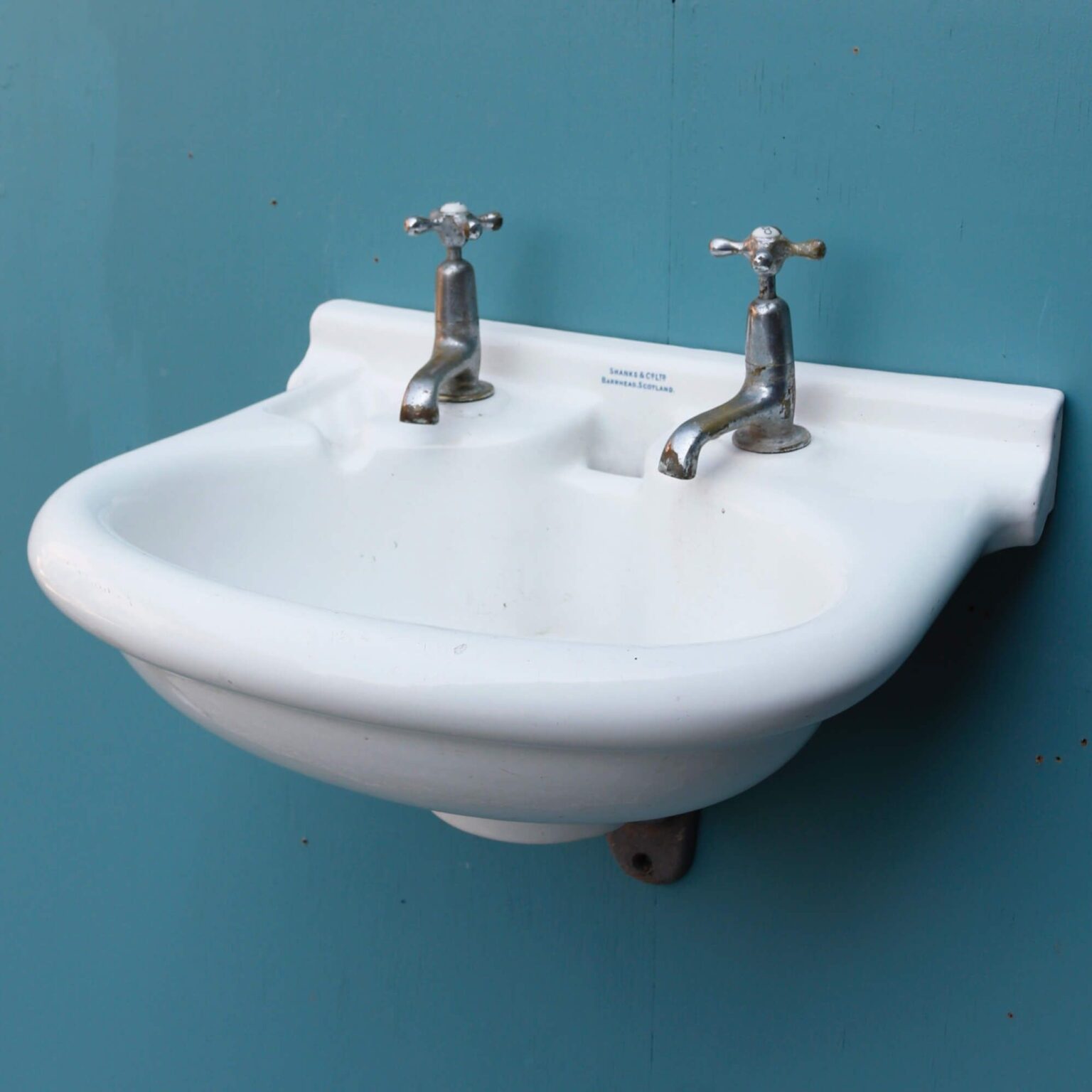 Shanks Antique Cloakroom Sink with Bracket - UK Architectural Heritage