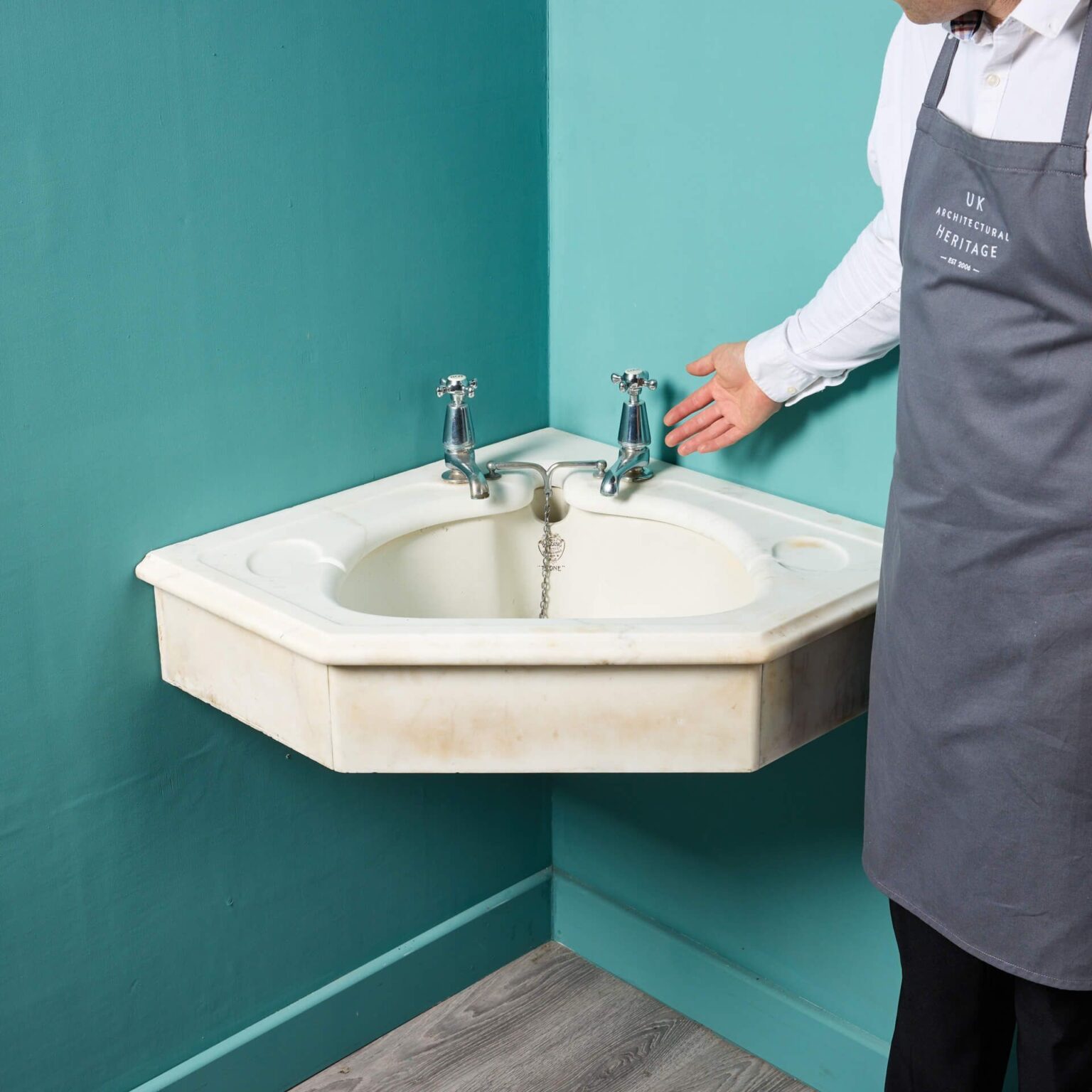 Large John Bolding Carrara Marble Corner Basin - UK Architectural Heritage