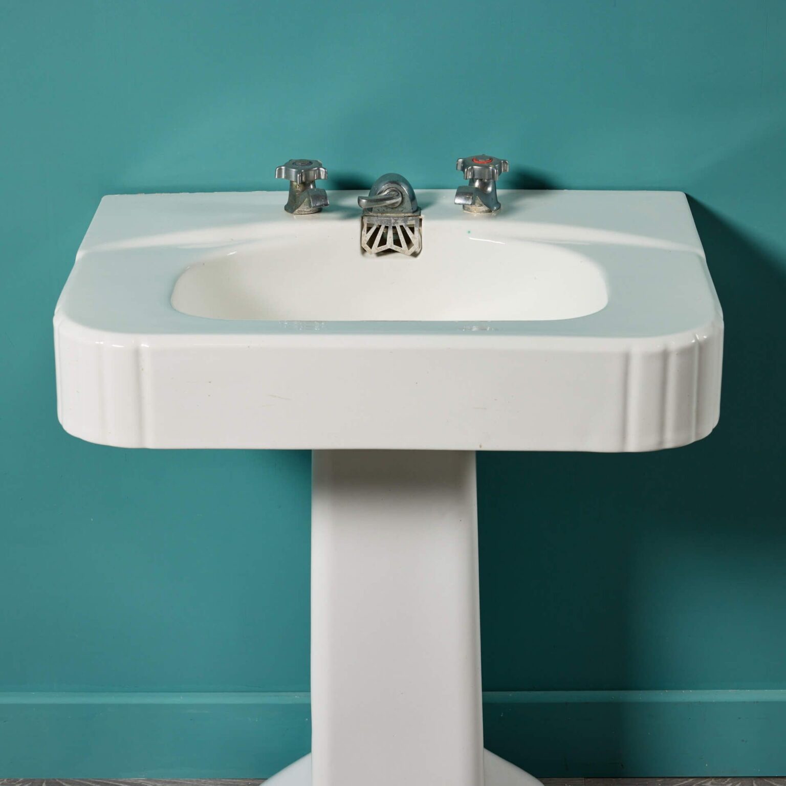 Reclaimed Art Deco Porcher Pedestal Sink - UK Architectural Heritage
