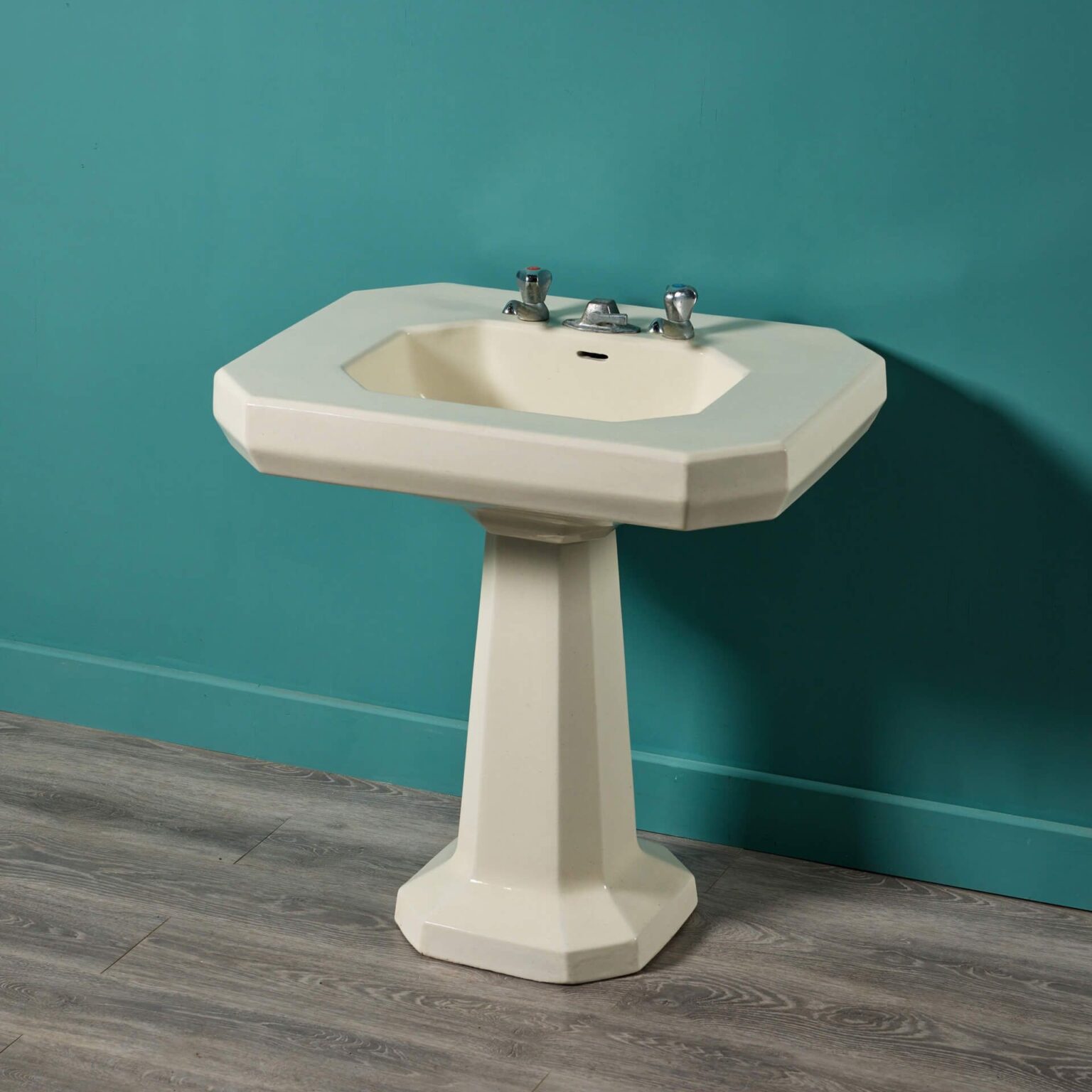 Large Art Deco Pedestal Sink - UK Architectural Heritage