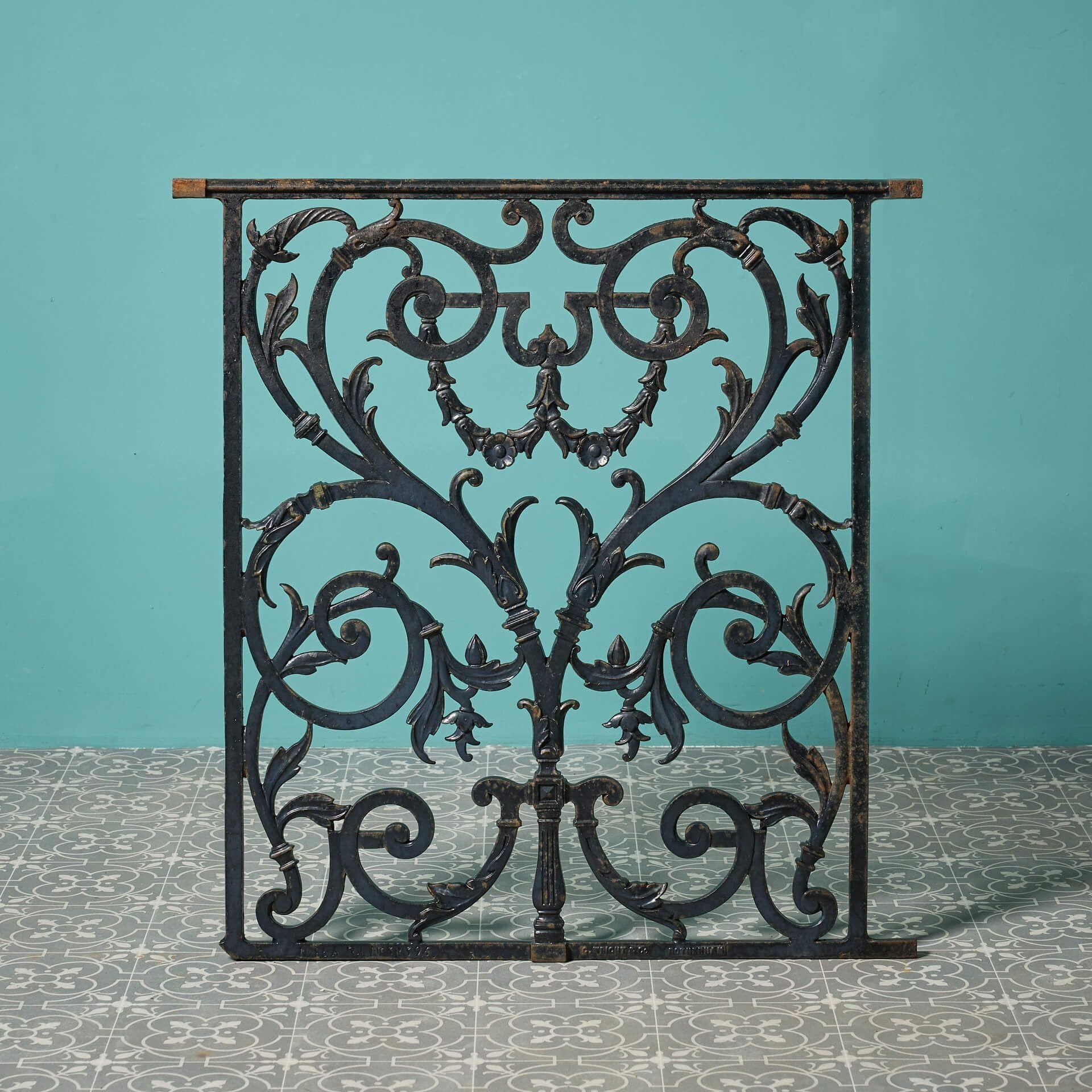 Ornate 19th Century English Cast Iron Railing | UK Architectural Heritage